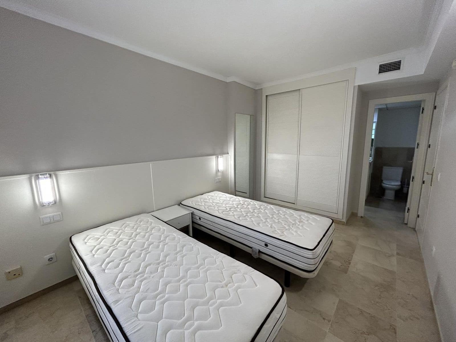 2 bedroom Apartment for sale in Elviria, Marbella with pool garage - € ...