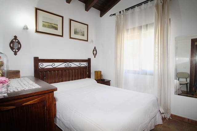 Property for rent in Spain - 8,385 houses & apartments