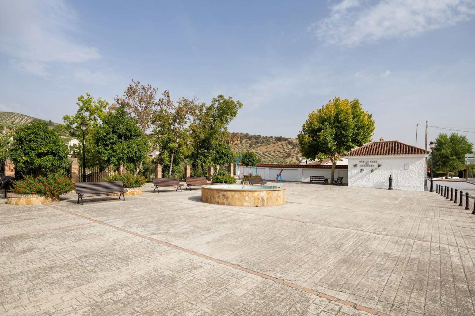 3 bedroom Townhouse for sale in Olivares, Moclín - € 83,000 (Ref: 9434204)