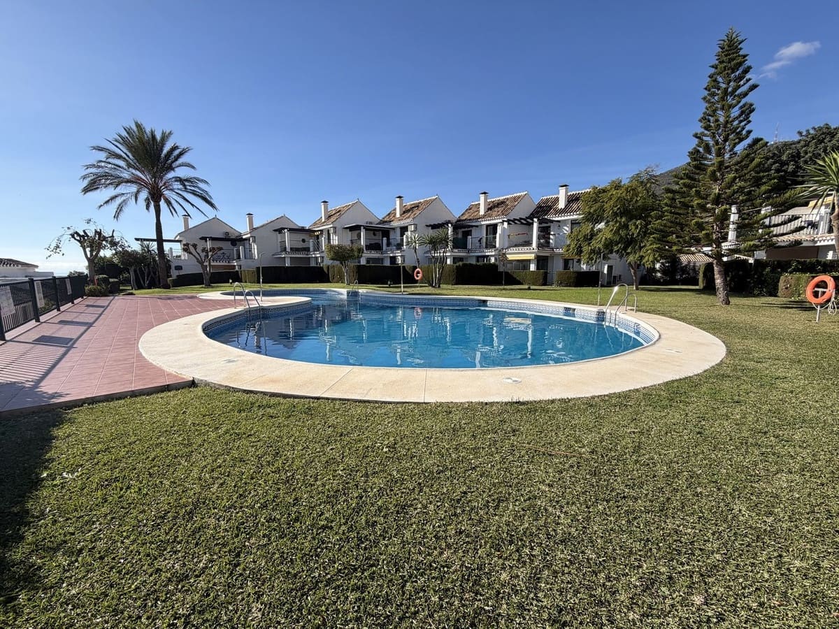 3 bedroom Semi-detached Villa for sale in Benalmádena pueblo ...