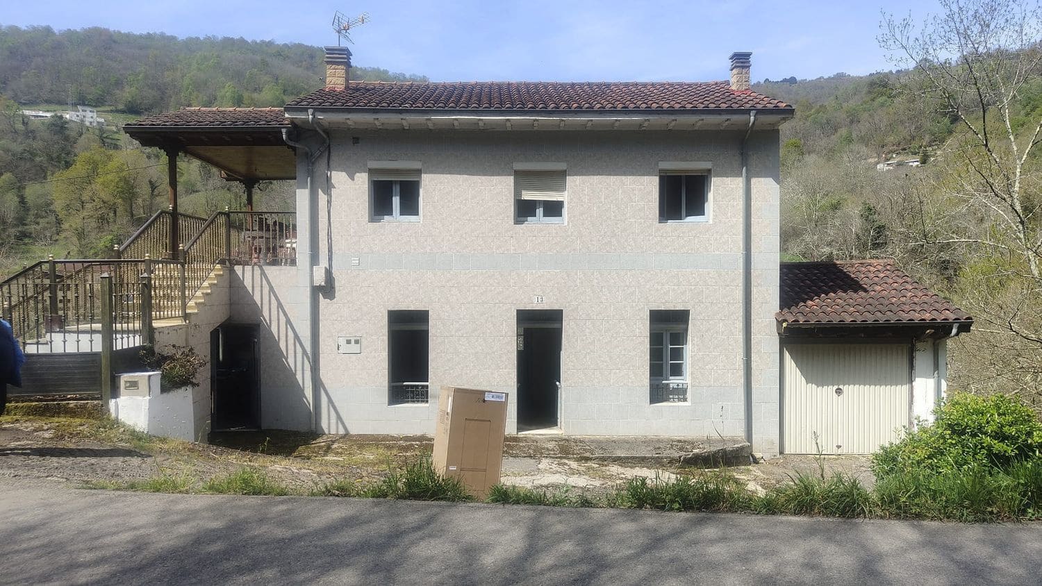 Chalet de 4 habitaciones en San Martín del Rey Aurelio en venta con garaje - 95.000 € (Ref: 8928341)