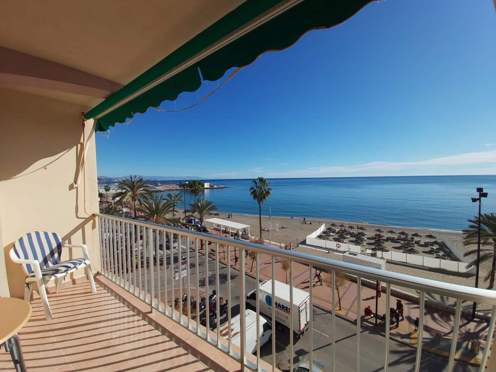 Apartamento Playa de 3 habitaciones en Zona Puerto Deportivo ...