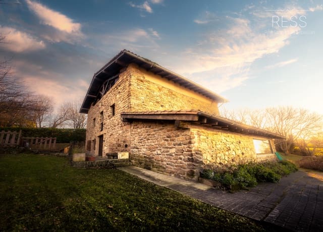 Property for sale in Basque Country - 501 houses & apartments