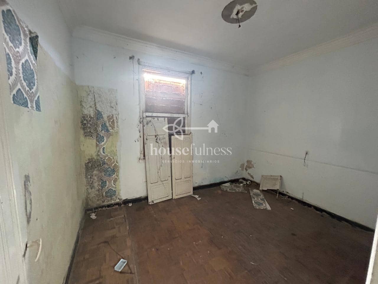 Casa de 6 habitaciones en Ferrol en venta - 114.500 € (Ref: 9317253)