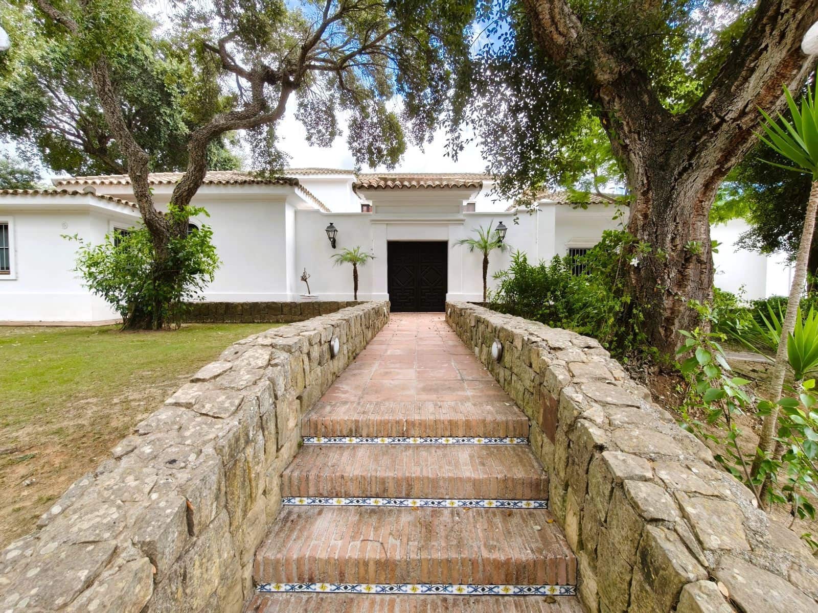 5 slaapkamer Villa te koop in San Roque - € 1.795.000 (Ref: 9357188)