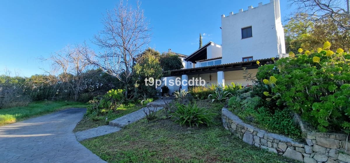 8 bedroom Finca/Country House for sale in Coín - € 749,000 (Ref: 9134978)
