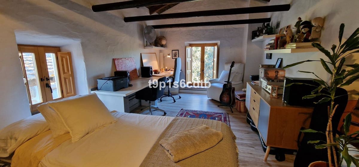8 bedroom Finca/Country House for sale in Coín - € 749,000 (Ref: 9134978)